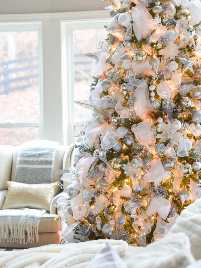 WHITE CHRISTMAS INSPIRATION AND IDEAS STORY - Tidbits