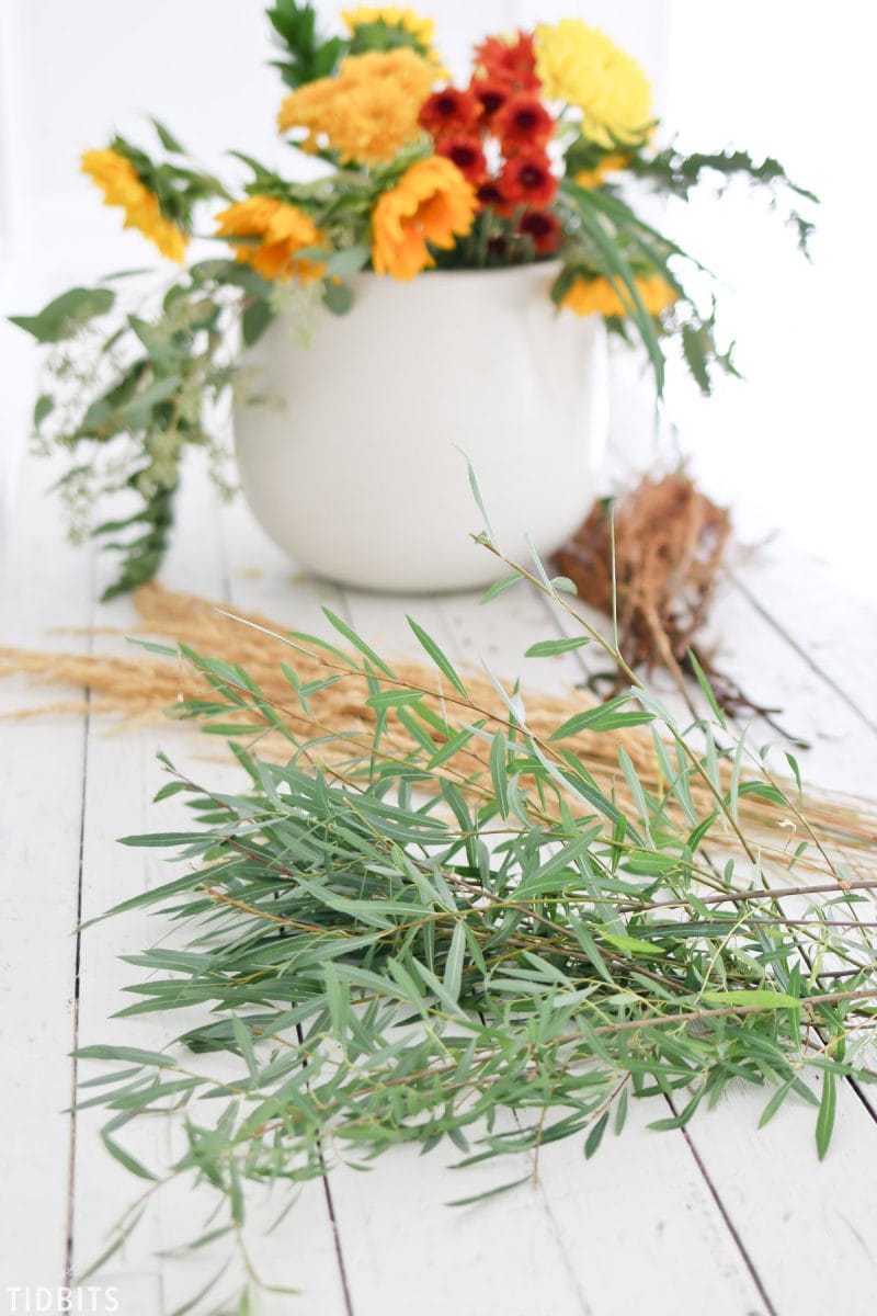 How to Layer a Fall Floral Arrangement - Tidbits