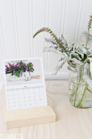 2019 TIDBITS Floral Calendar Free Printable - Tidbits