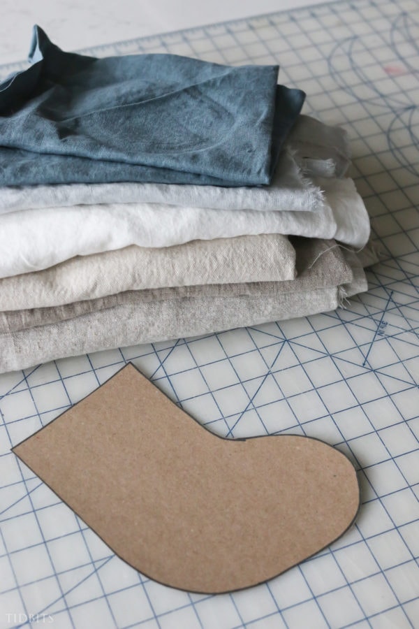 How to Sew a Mini Christmas Stocking + FREE Pattern and Tutorial - Tidbits