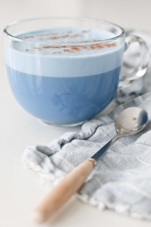 How to Make the BEST Blue Matcha Latte with Butterly Pea - Tidbits