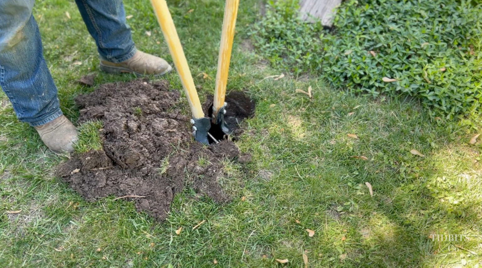 How to Make a Charming Outdoor Clothesline - Tidbits
